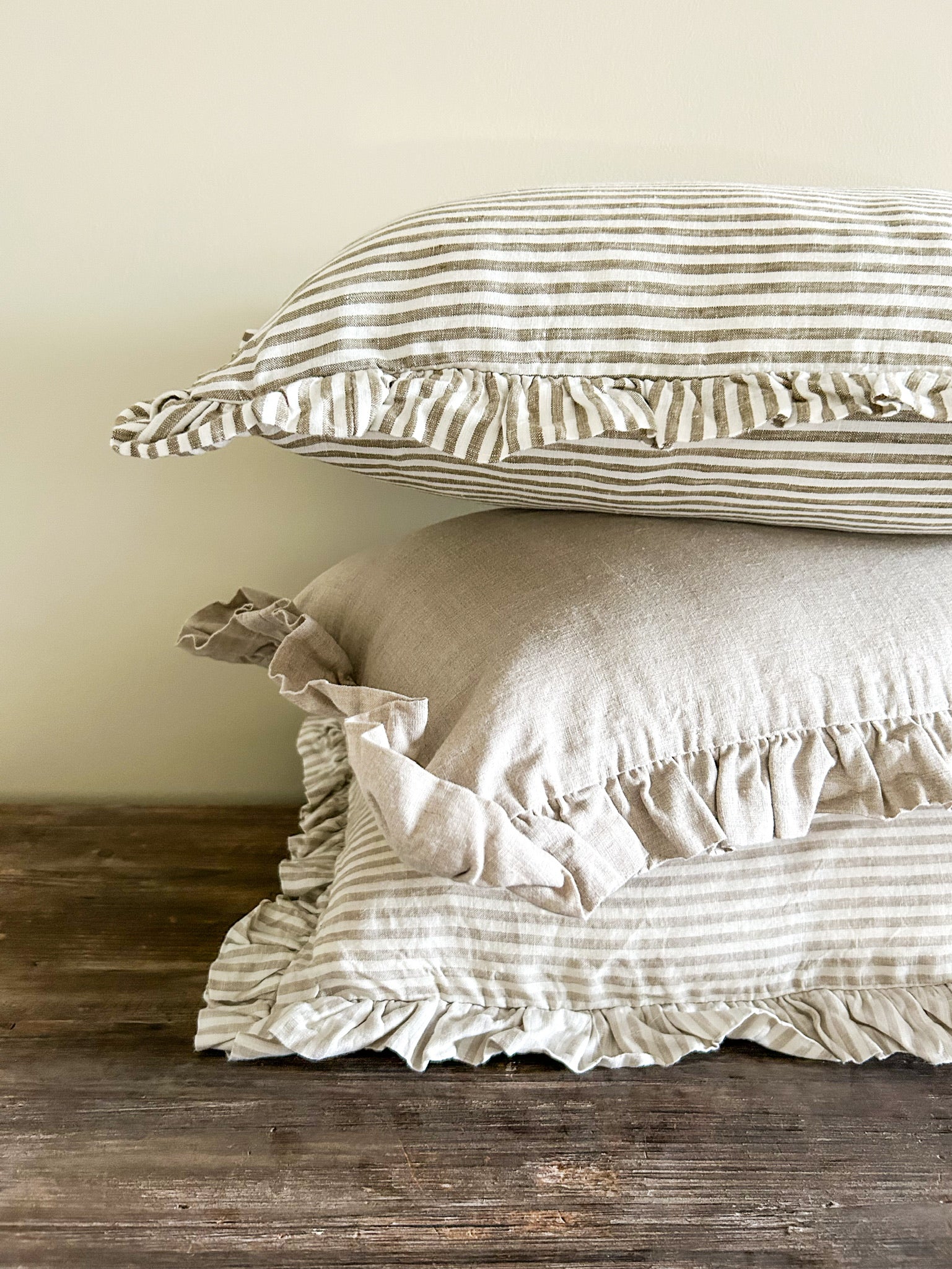 Ruffle Cushion – Mama and Tochter